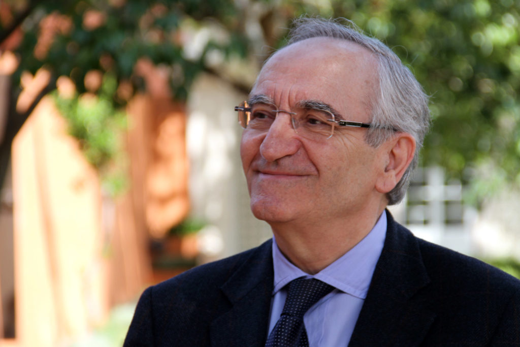 Sociedade: Política públicas devem evitar «institucionalização» e ...