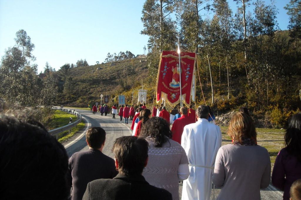Visita Pascal: Abrir a casa para receber a cruz é tradição em terras do ...