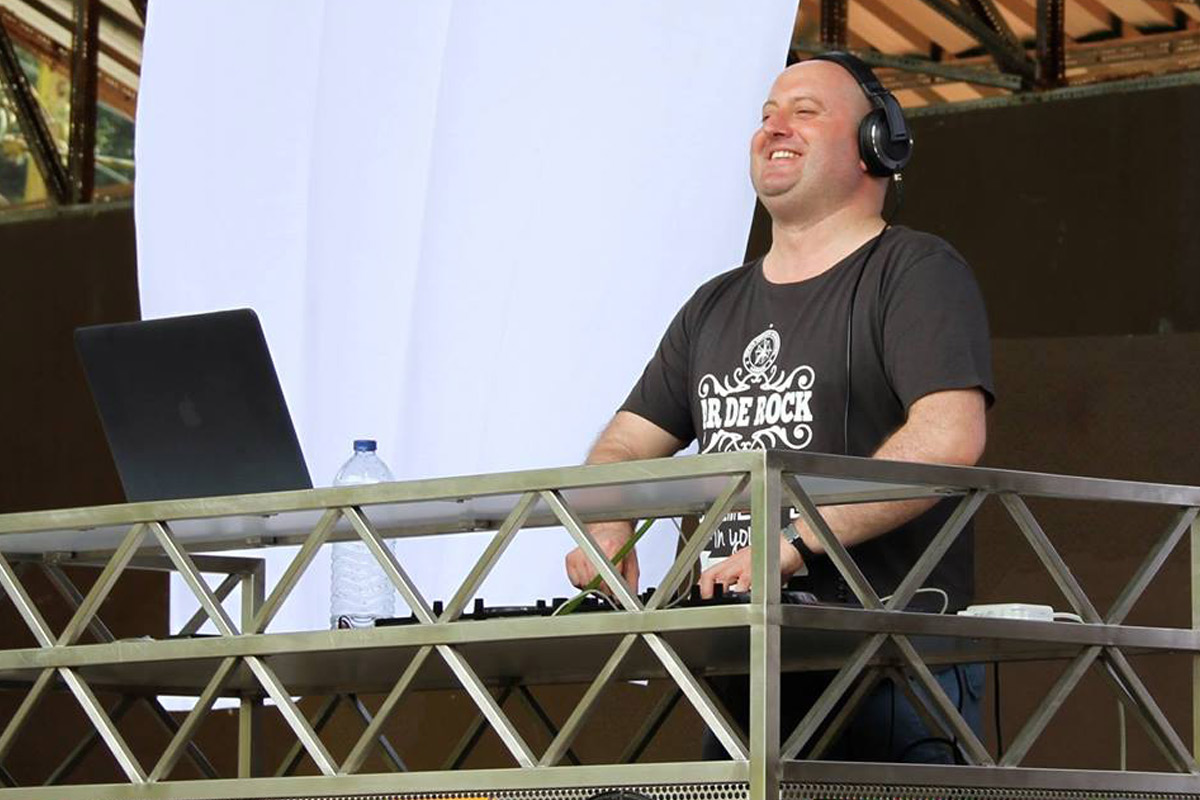 Música: Padre Guilherme, pároco e DJ – Emissão 02-07-2019 – Agência ...