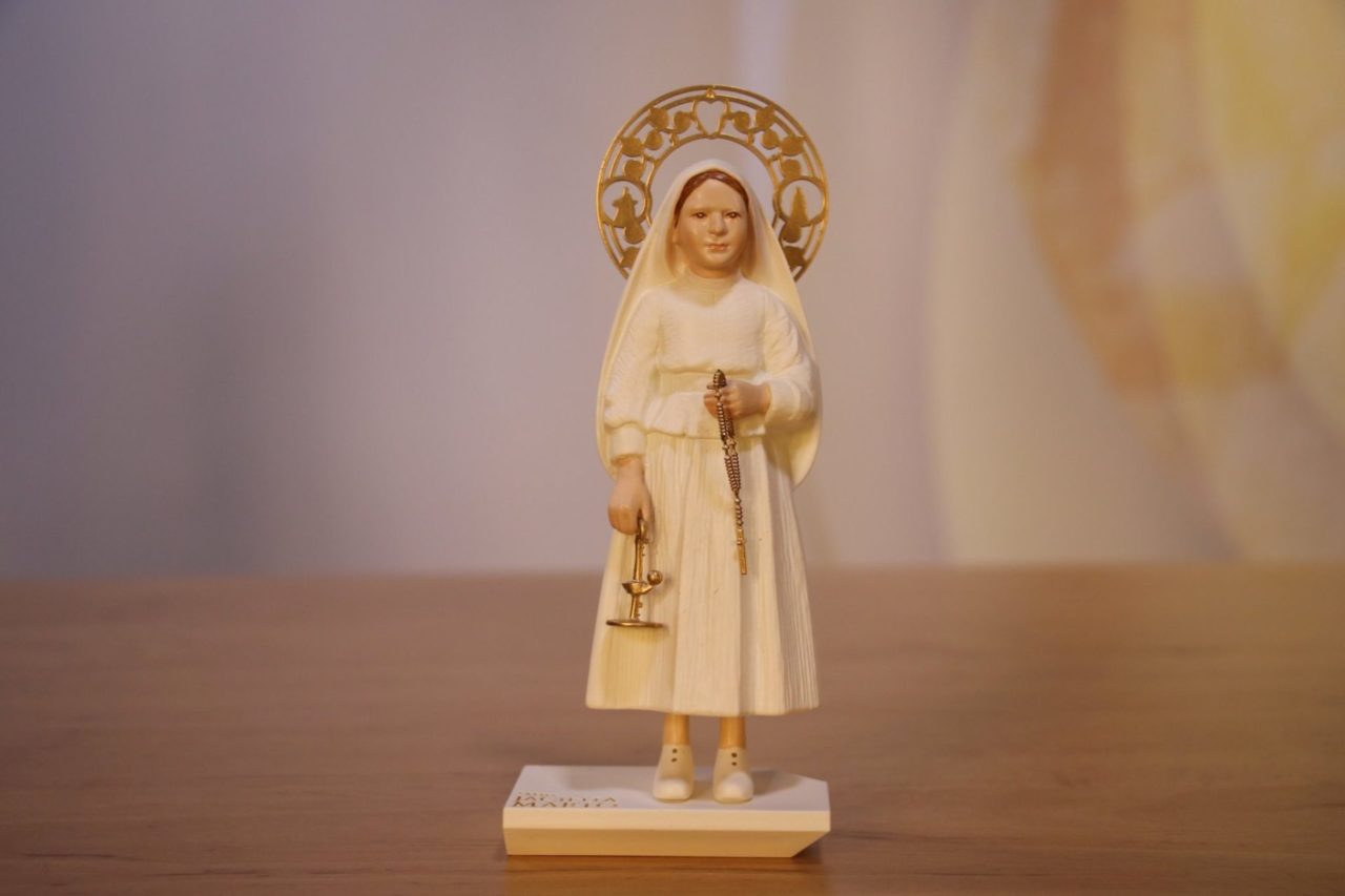 Fátima: Santuário lança réplica da escultura de Santa Jacinta Marto ...