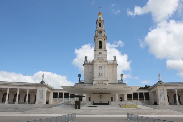 Fátima: Clero de Santarém reúne-se em retiro espiritual orientado por D ...