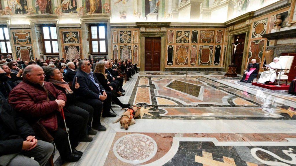 Vaticano: Papa convida a superar «pietismo e assistencialismo» face a ...