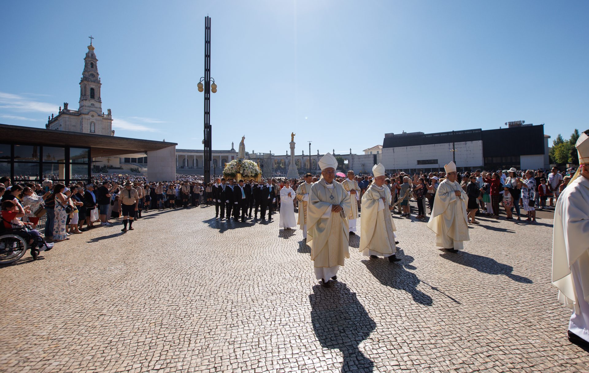 Fátima: Via do diálogo é «único» caminho para se atingir a paz ...