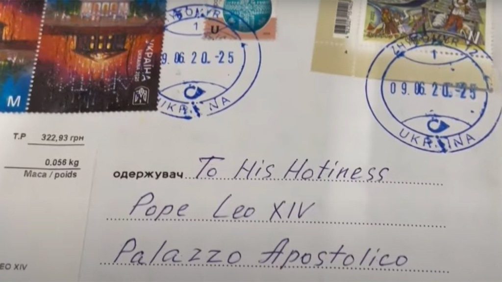 Letters to the Pope: A Hundred Kilograms of Hope and Humanity Delivered ...